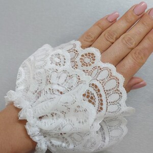 Victorian Vampire Lace Jabot for Women – Gothic White Ruffled Cravat ...