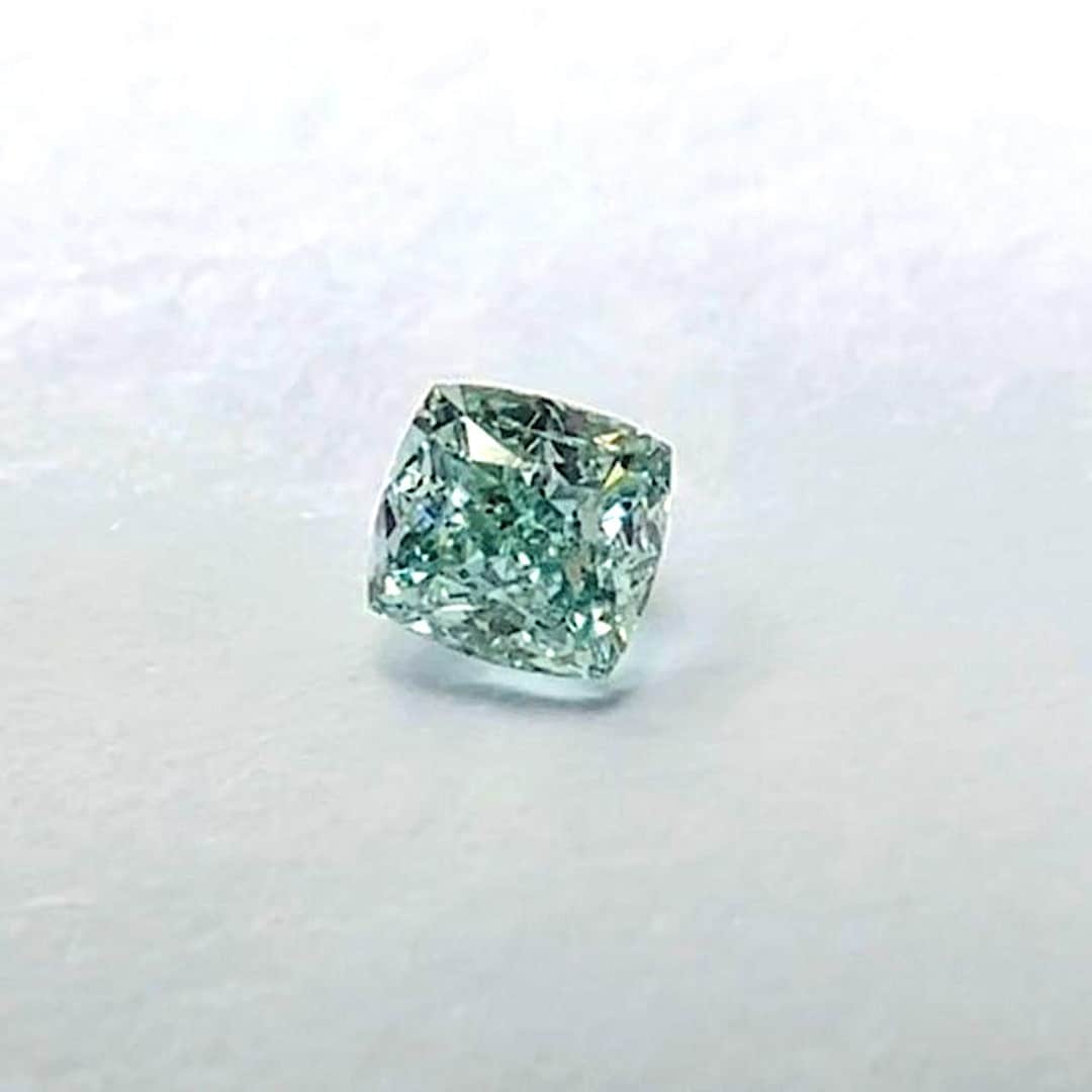 0.19ct, RARE Natural Fancy Intense Bluish Green Colored Diamond With ...