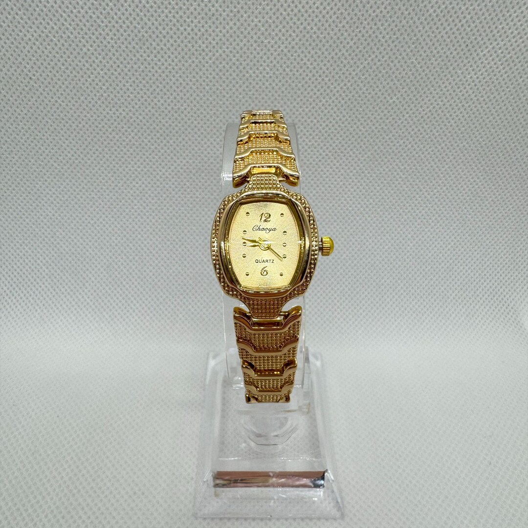 Vintage Women's Gold Watch, Gold Textured Stainless Steel Bracelet ...