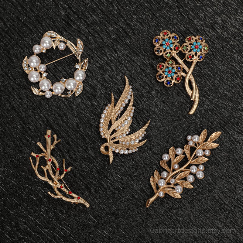 Gold Brass Flower Brooch - Etsy