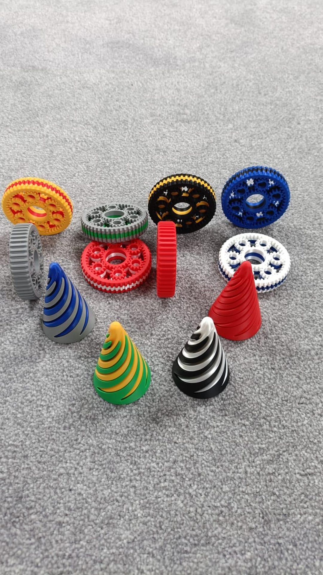 3D Printed Fidget Toy Bundle – Infinity Ring & Pyramid, Sensory Focus ...