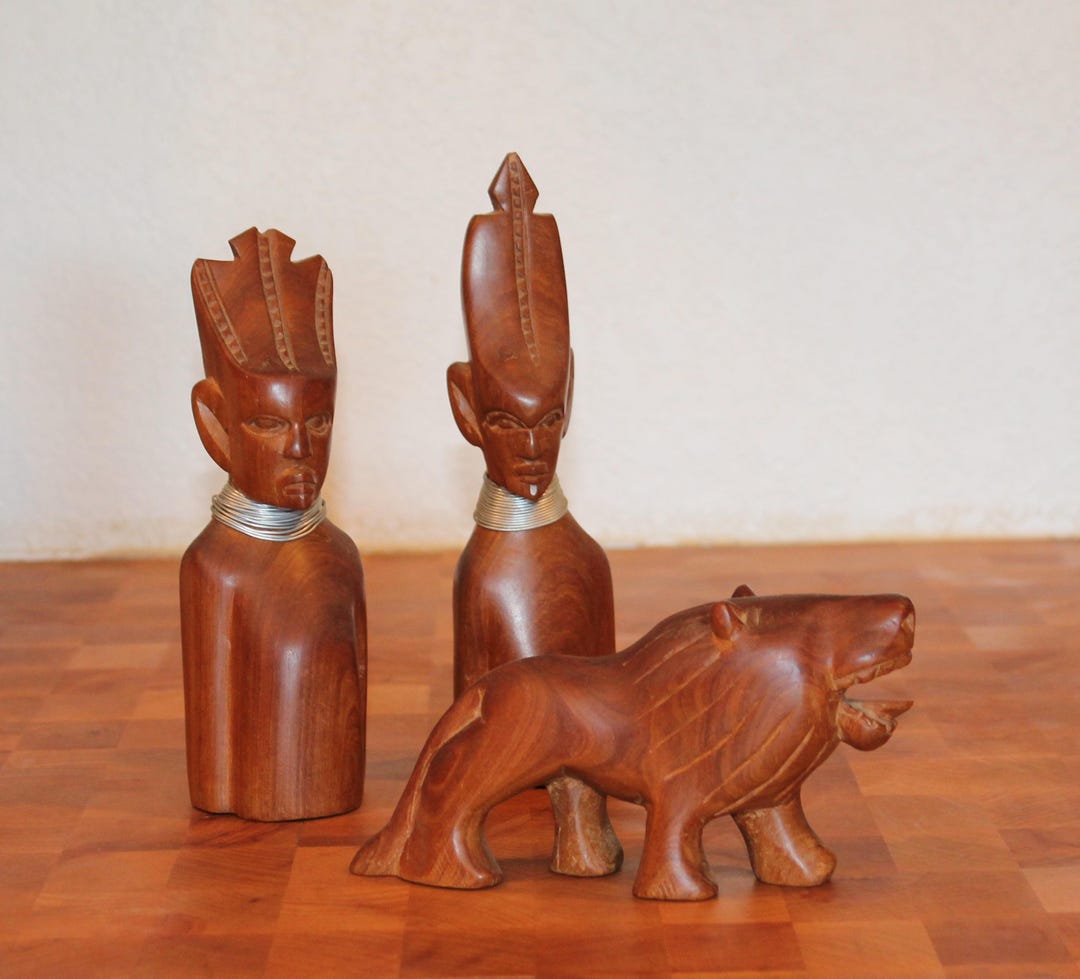 Vintage Kenyan Carved Figures & Lion, Set of 3, 1960s - Etsy