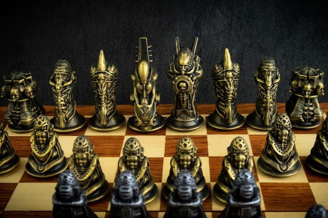 Biomechanic Chess Set Giger Tribute / Alien 7 Xenomorph / Sci Fi / 3d ...