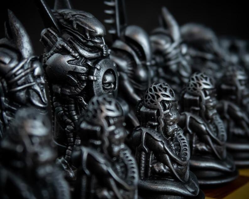 Biomechanic Chess Set Giger Tribute / Alien 7 Xenomorph / Sci Fi / 3d ...