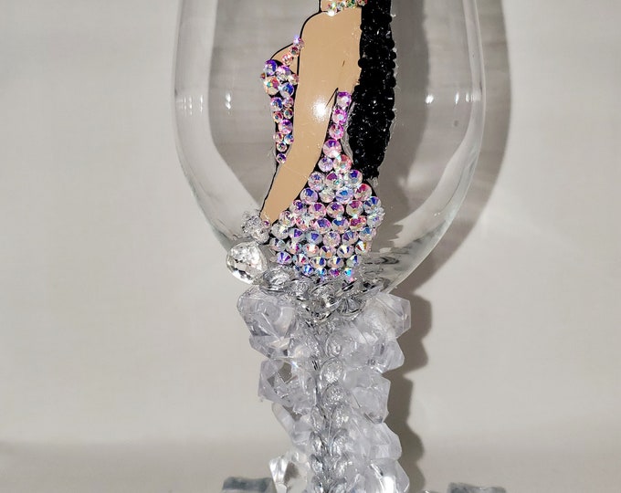Custom Diva Wine Glass Oh, Hello - Etsy