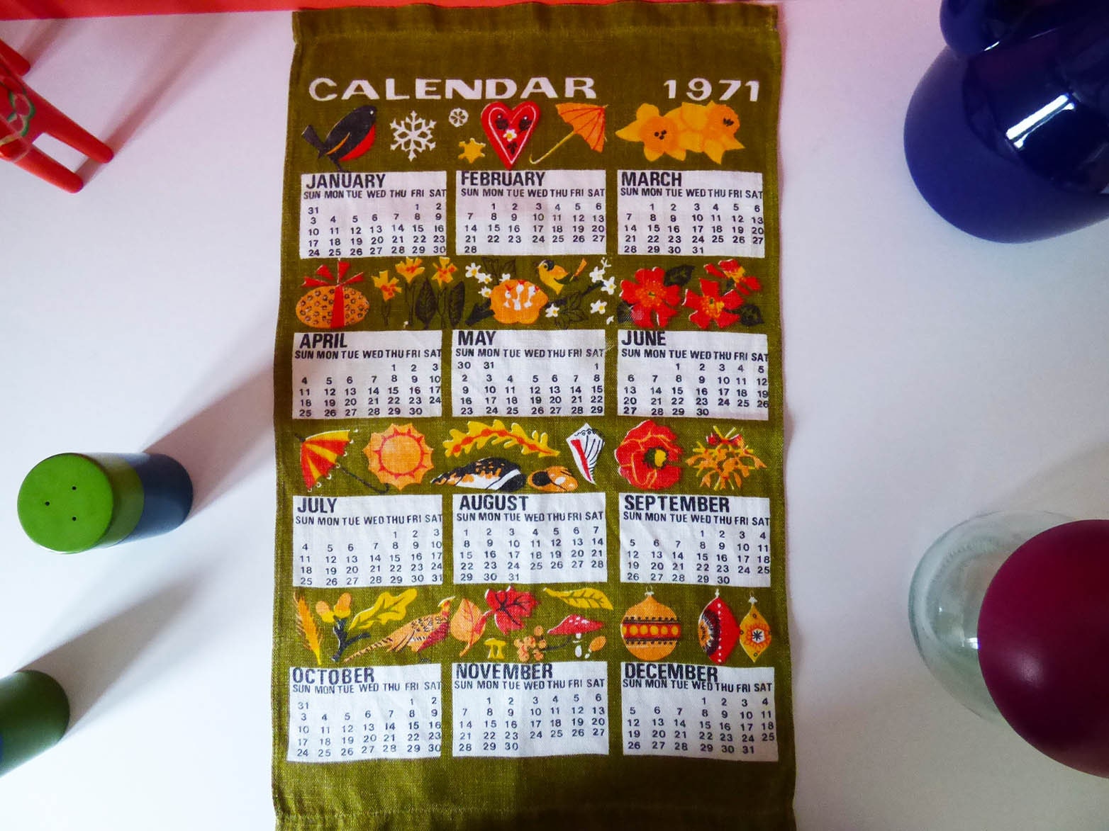 Vintage 1971 seasons calendar wall hanging