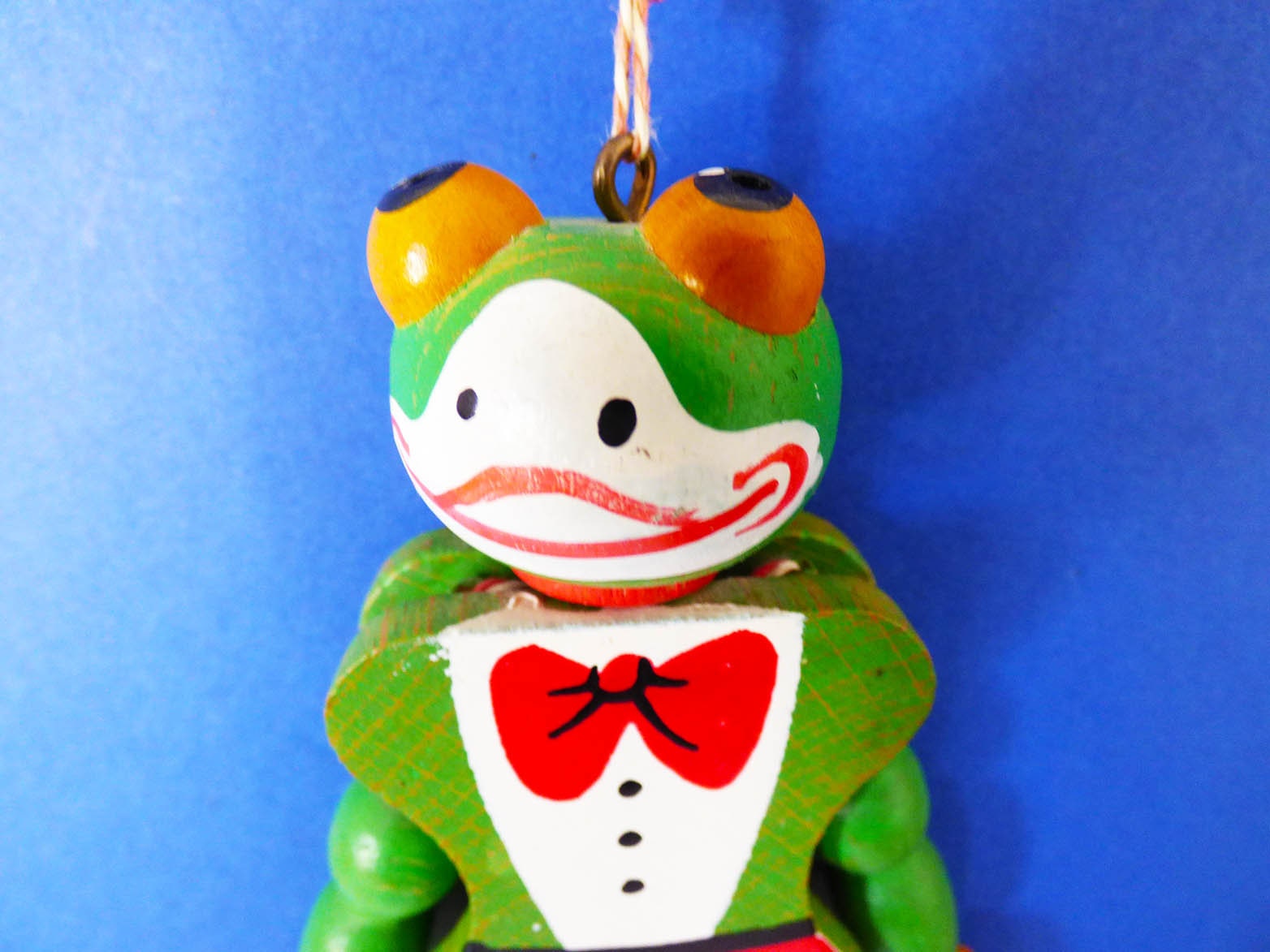 Jumping Jack frog by Famo of Austria