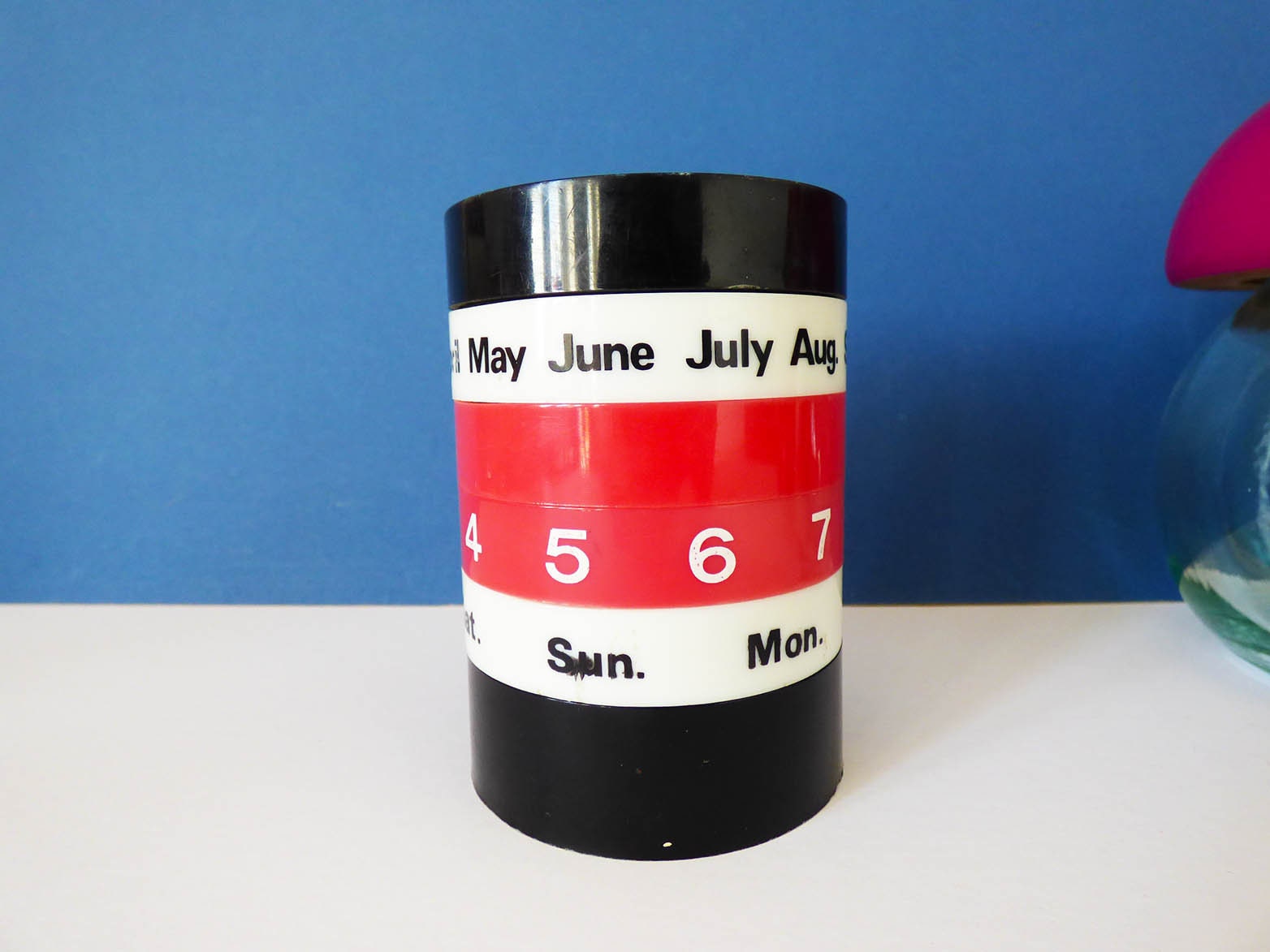 Vintage Perpetual desk calendar pen pot from Hong Kong