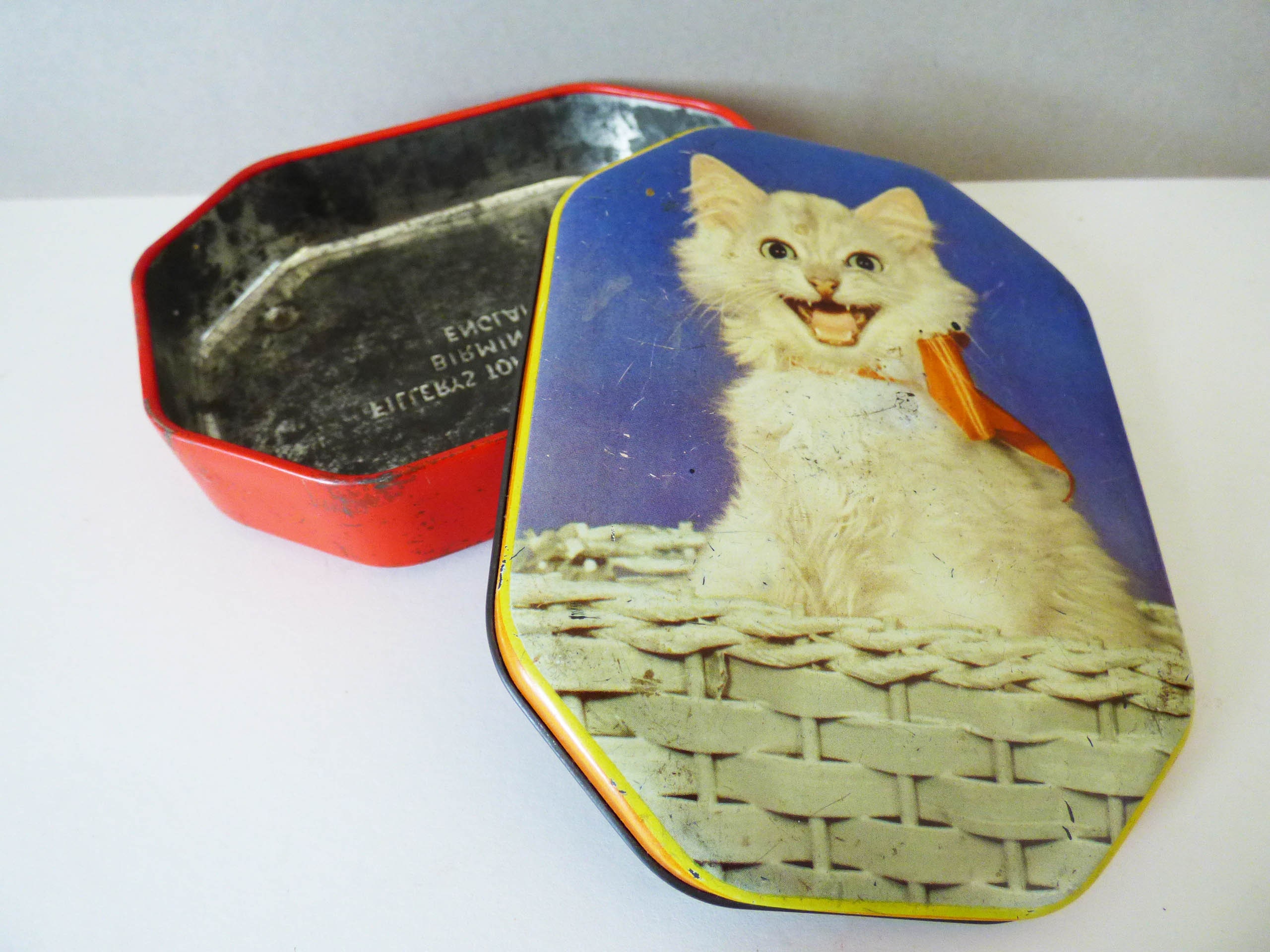 Vintage Cat themed toffee tin