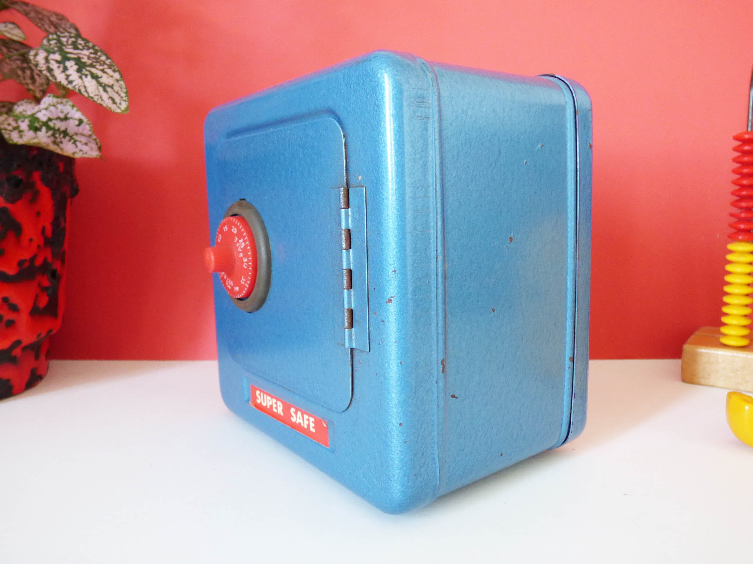 Super Safe money box Vintage by Peter Pan