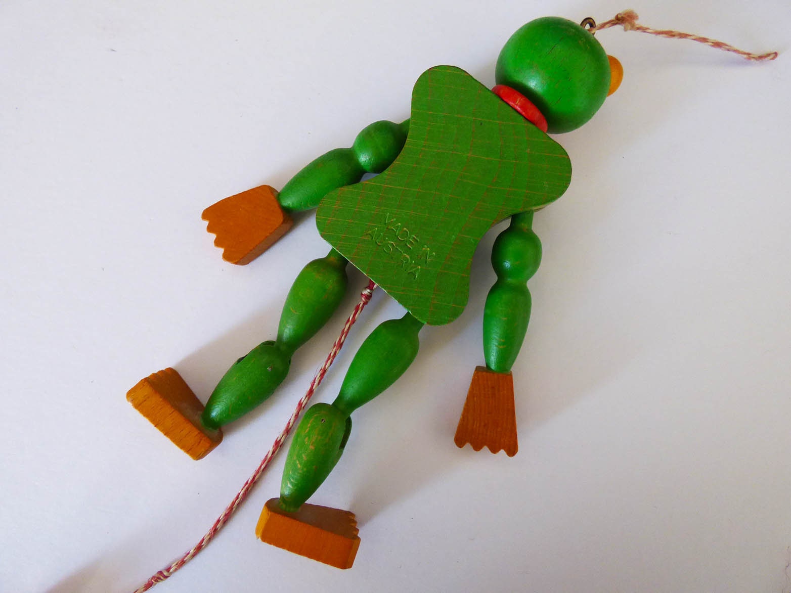 Jumping Jack frog by Famo of Austria