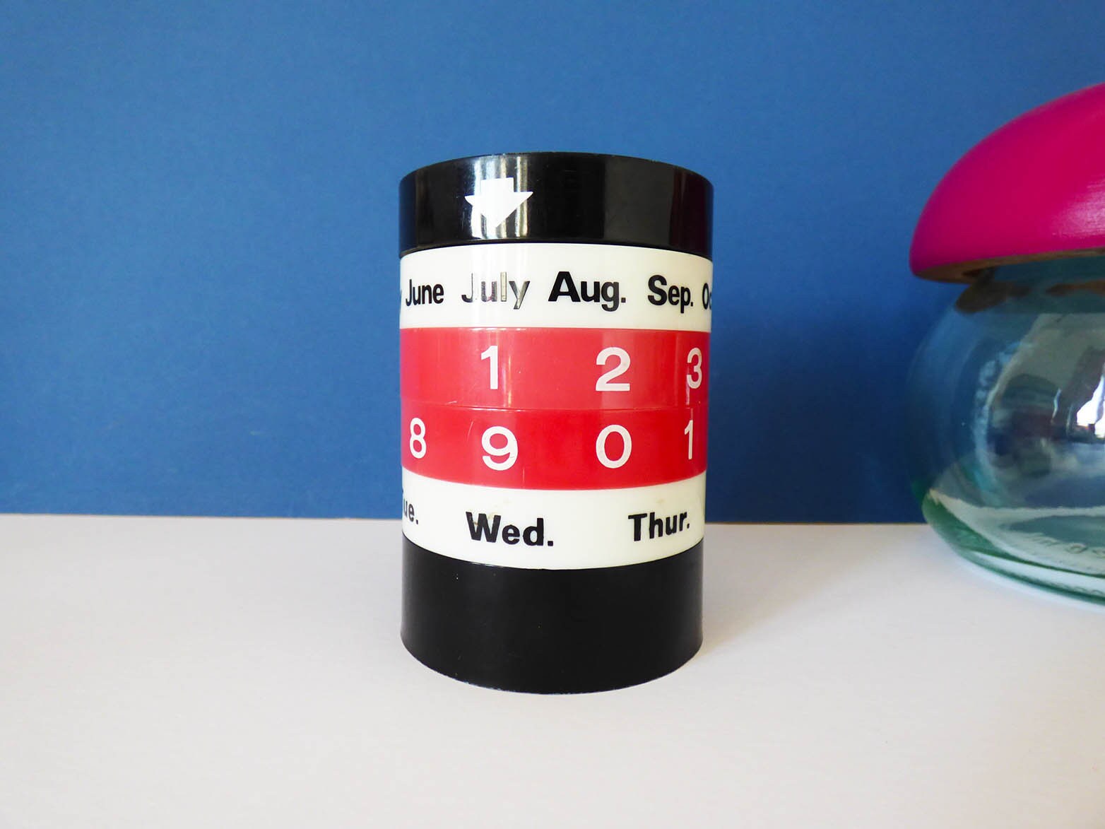 Vintage Perpetual desk calendar pen pot from Hong Kong