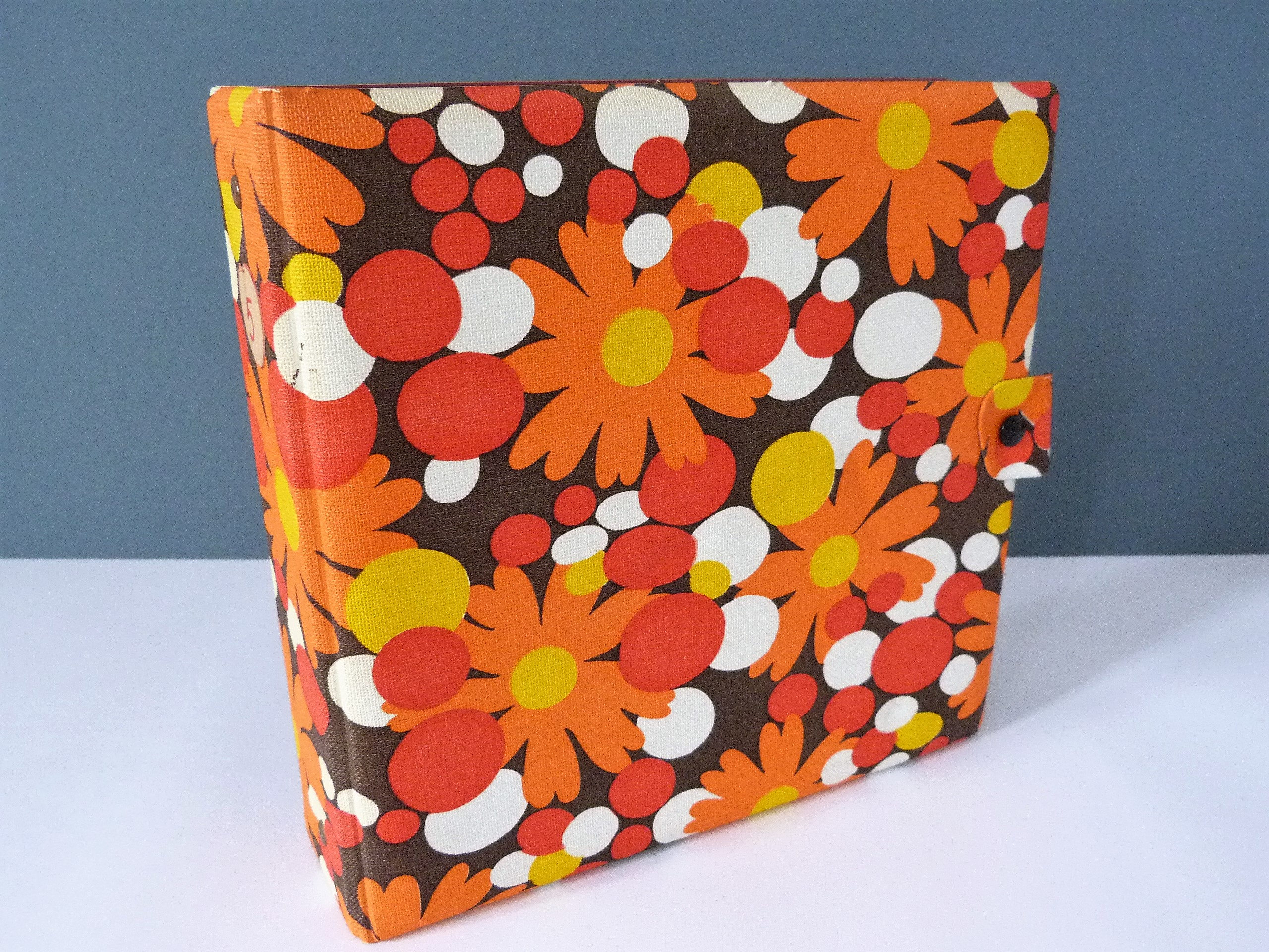 Vintage 45s Record folder / case singles flower power