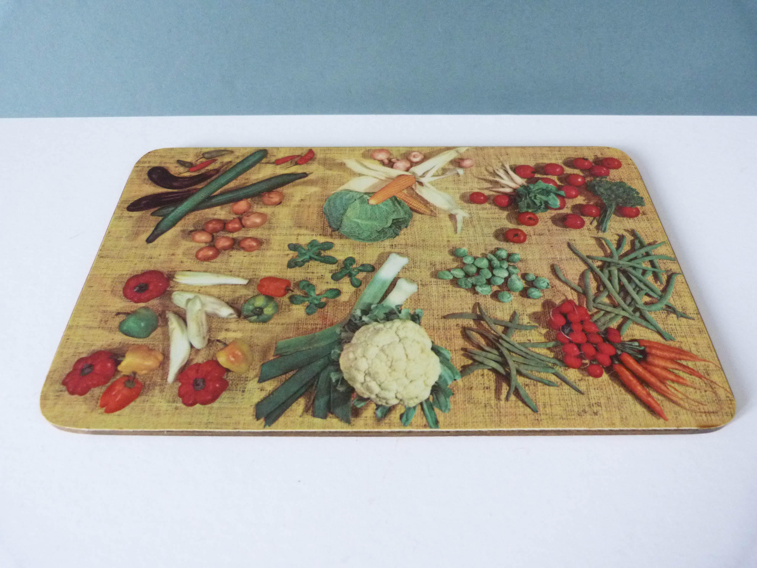 Vintage 1950's mini chopping board