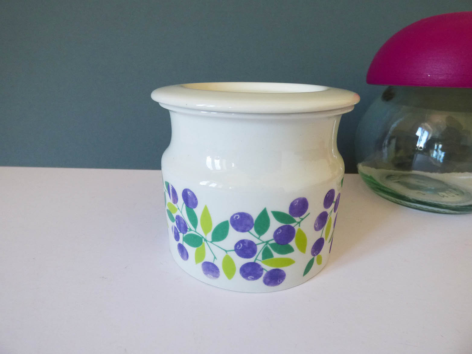 Arabia Jam pot blackcurrants berries