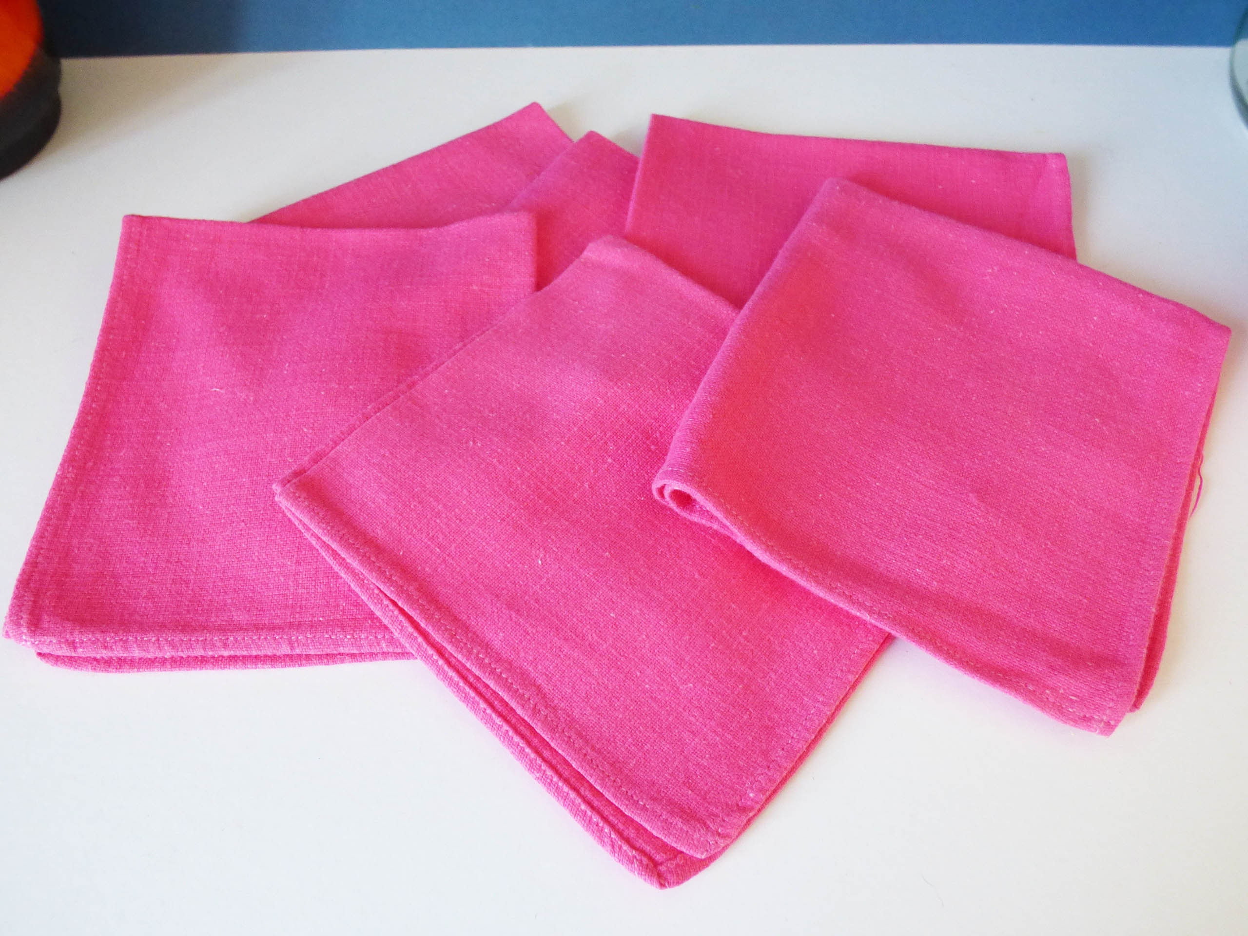 Napkins 6 Vintage bright pink linen