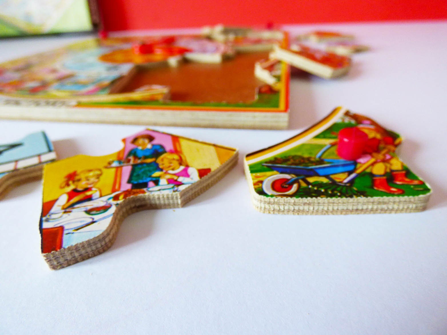 Vintage wooden Victory clock puzzle boxed