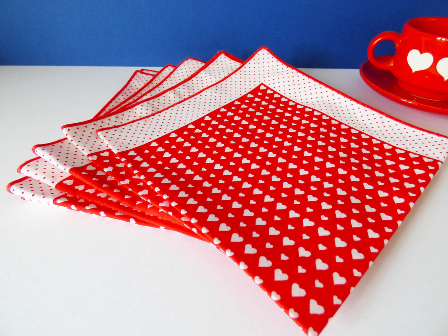 6 Vintage Napkins with heart pattern
