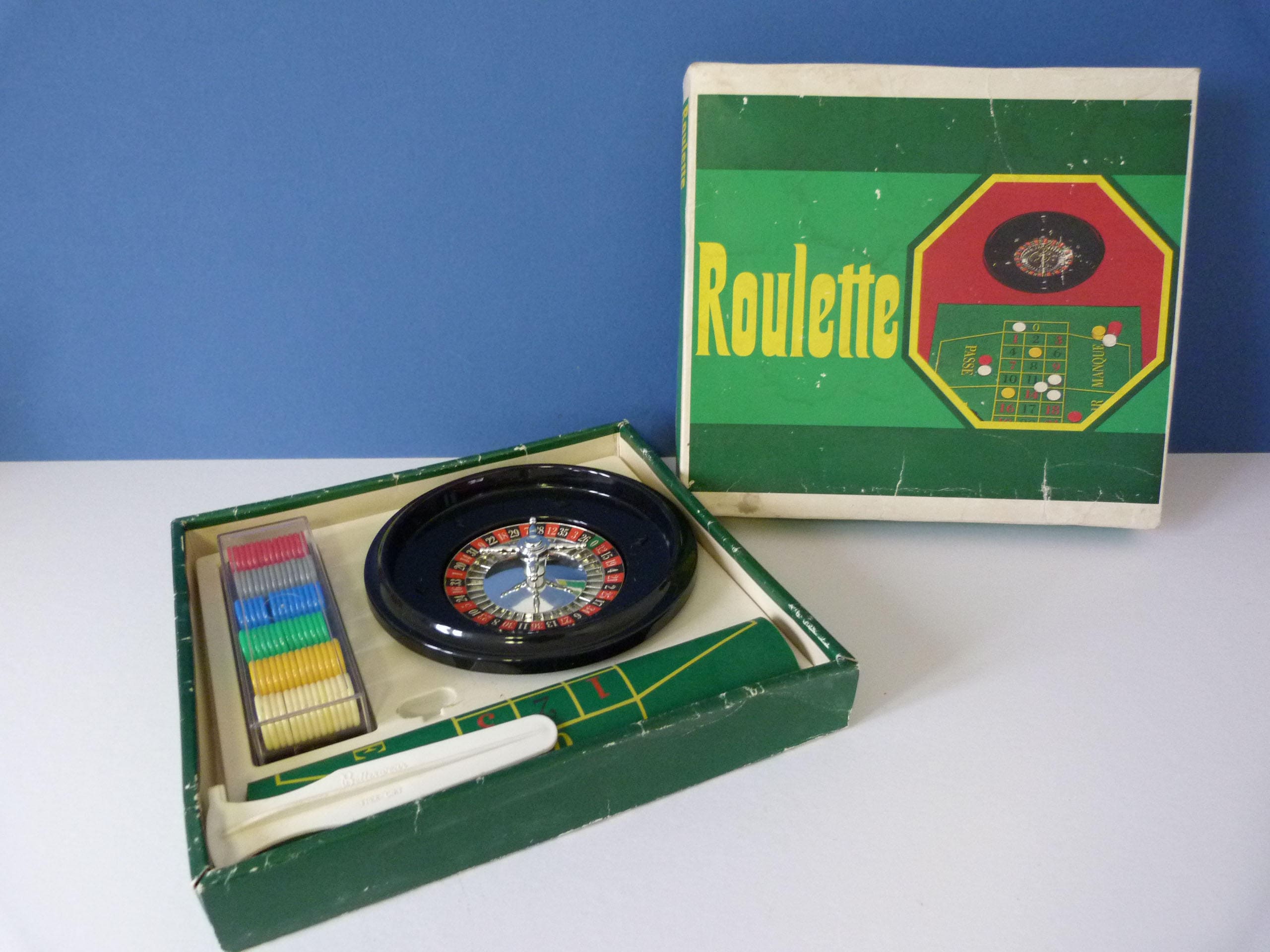 Vintage Roulette game complete