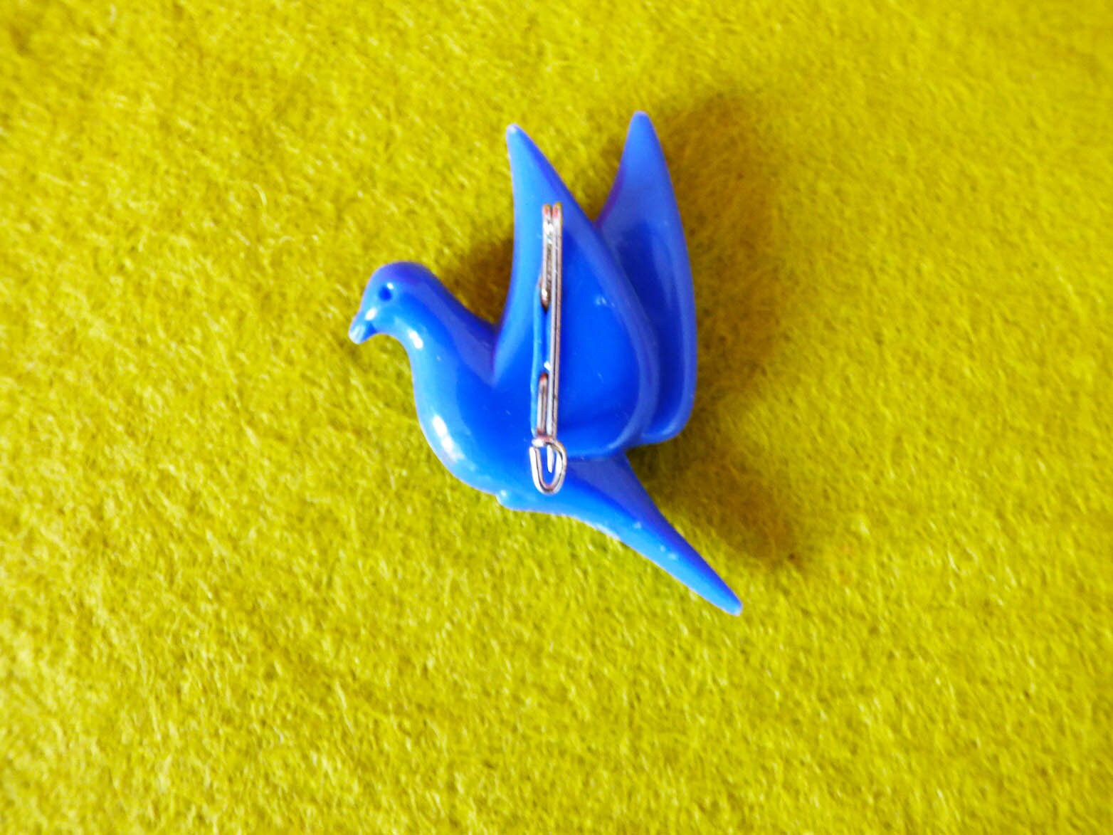 Dove peace brooch Vintage