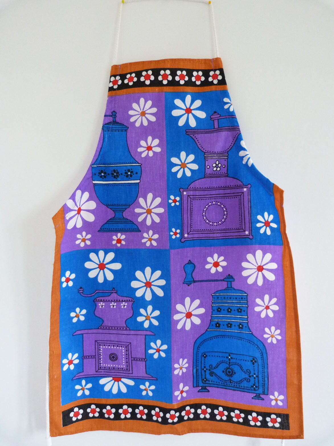 Vintage Children's Apron / Pinnie flower power