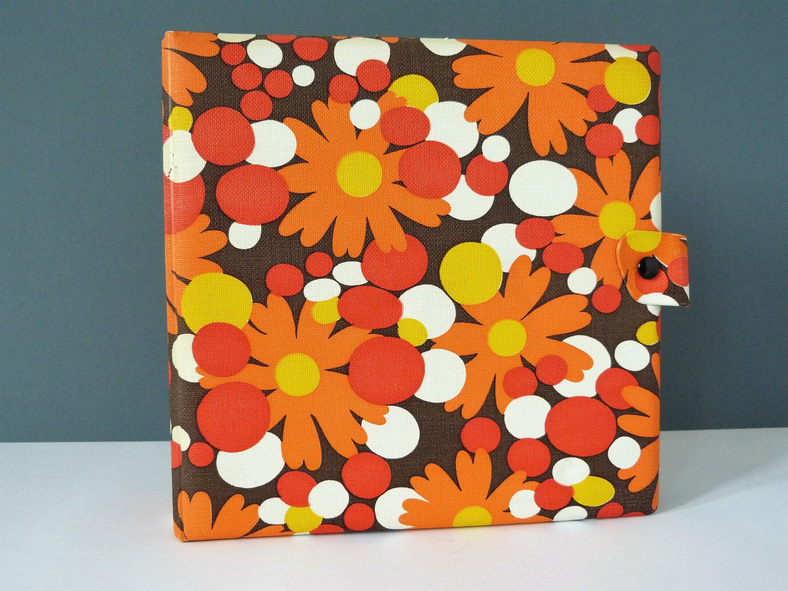 Vintage 45s Record folder / case singles flower power