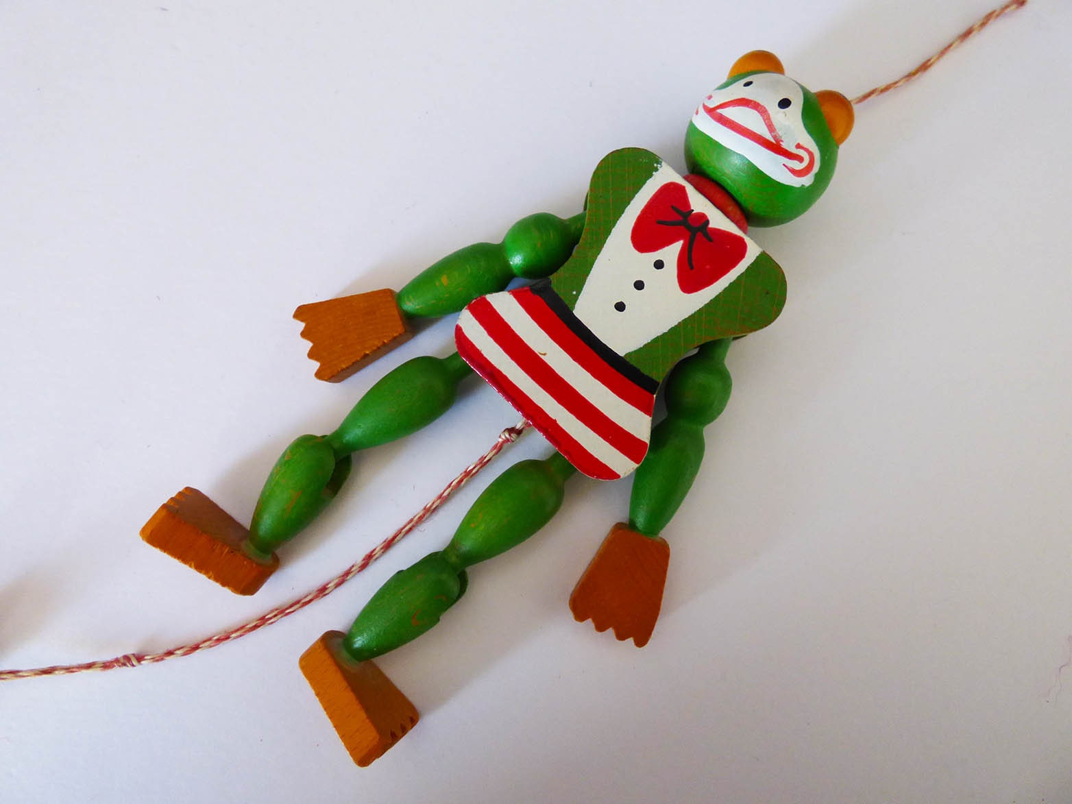 Jumping Jack frog by Famo of Austria