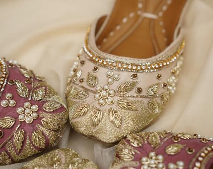 Punjabi Jutti | Mirror| Pearl| Ethnic Sandal | Pearl | Bridesmaid Gift ...