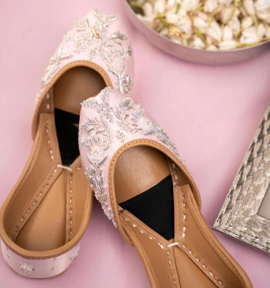 Handmade Pink Floral Mojari Flats: Punjabi Jutti Shoes - Etsy