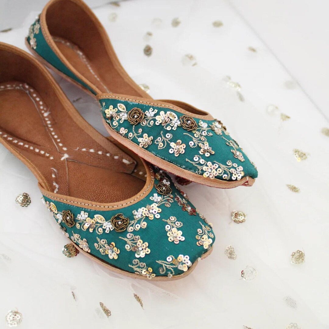 Floral Green Silk Jutti,handmade Punjabi ,mojari Khussa Flats,pakistani ...