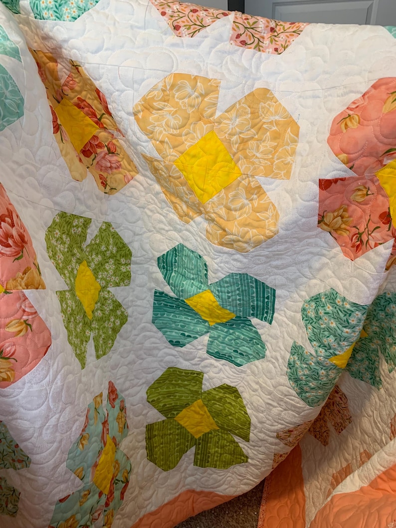 Daisy Flower Quilt 66x76 - Etsy