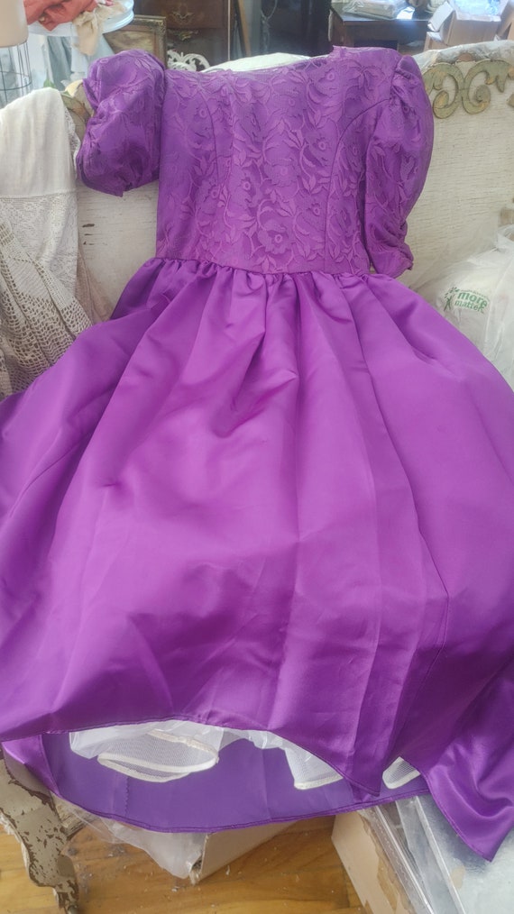 Vintage purple and lace - Gem