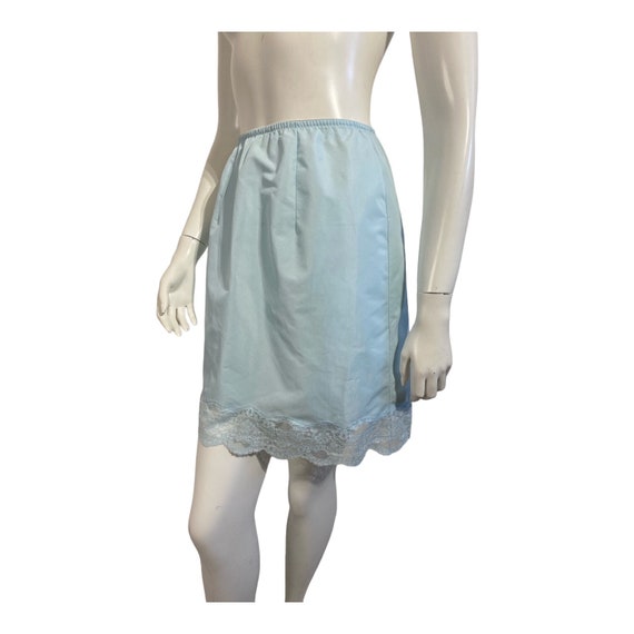 Vintage Pale Blue Half Slip 1960s Hollywood Vassarett… - Gem