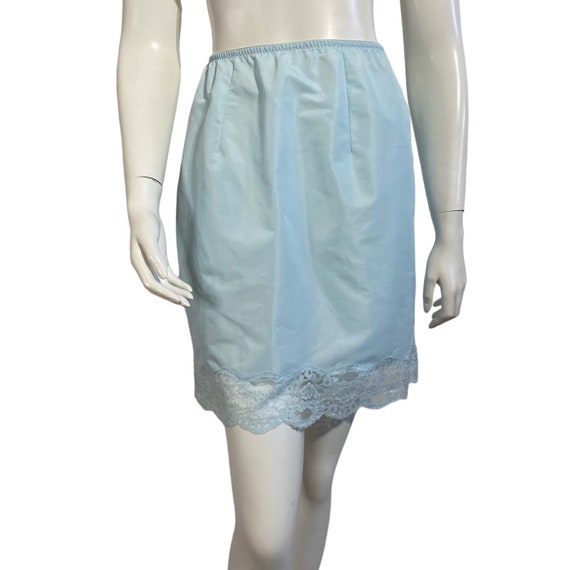 Vintage Pale Blue Half Slip 1960s Hollywood Vassarett… - Gem