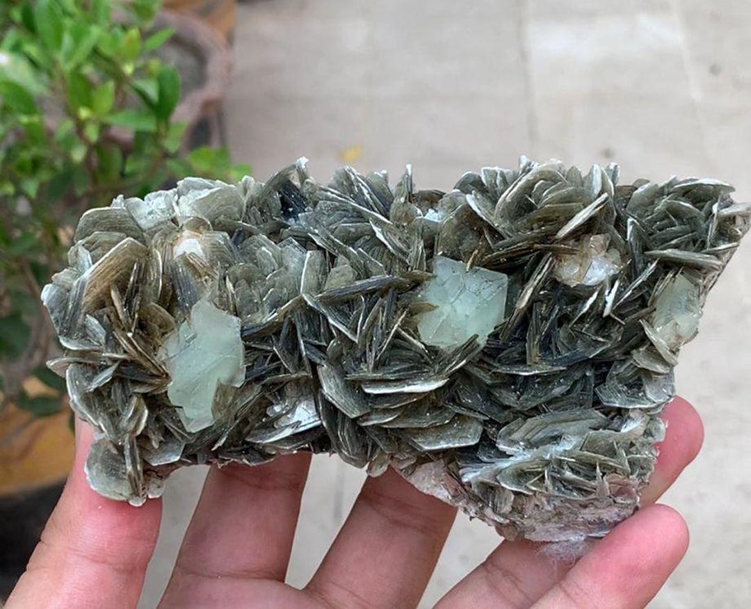 458 Gram Stunning Specimen of Green Octahedral Shape Fluorite With ...