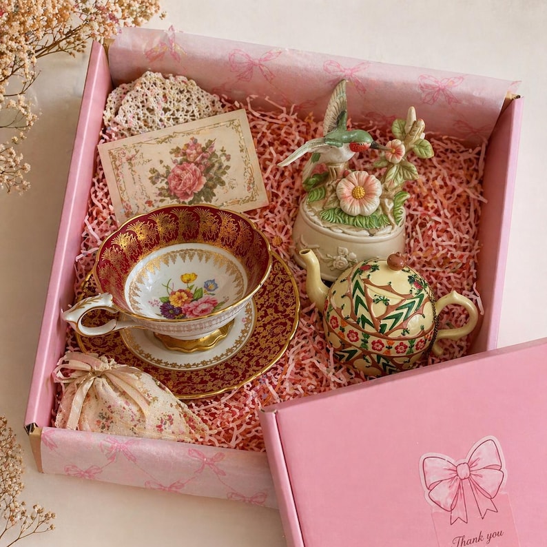 Vintage Surprise Gift Box Set, 3 Feminine Decorative Items, Mother's ...