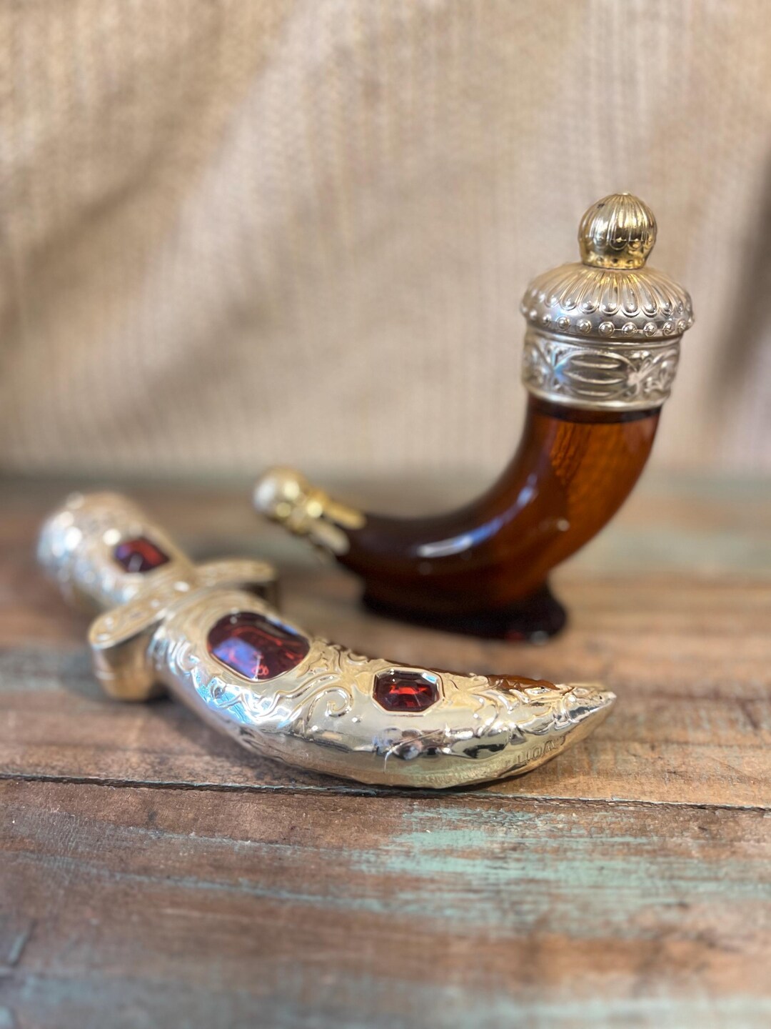 Avon Vintage Horn and Dagger / Sword Aftershave Bottle. Cologne Spicey ...