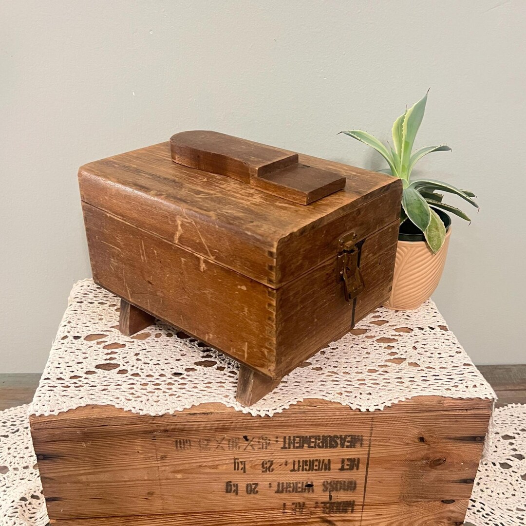 Vintage Wood Shoeshine Box - Etsy