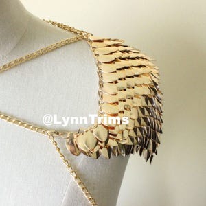 Armor Epaulets in Dragon Scales Knitted Scalemail Harness Shoulder ...