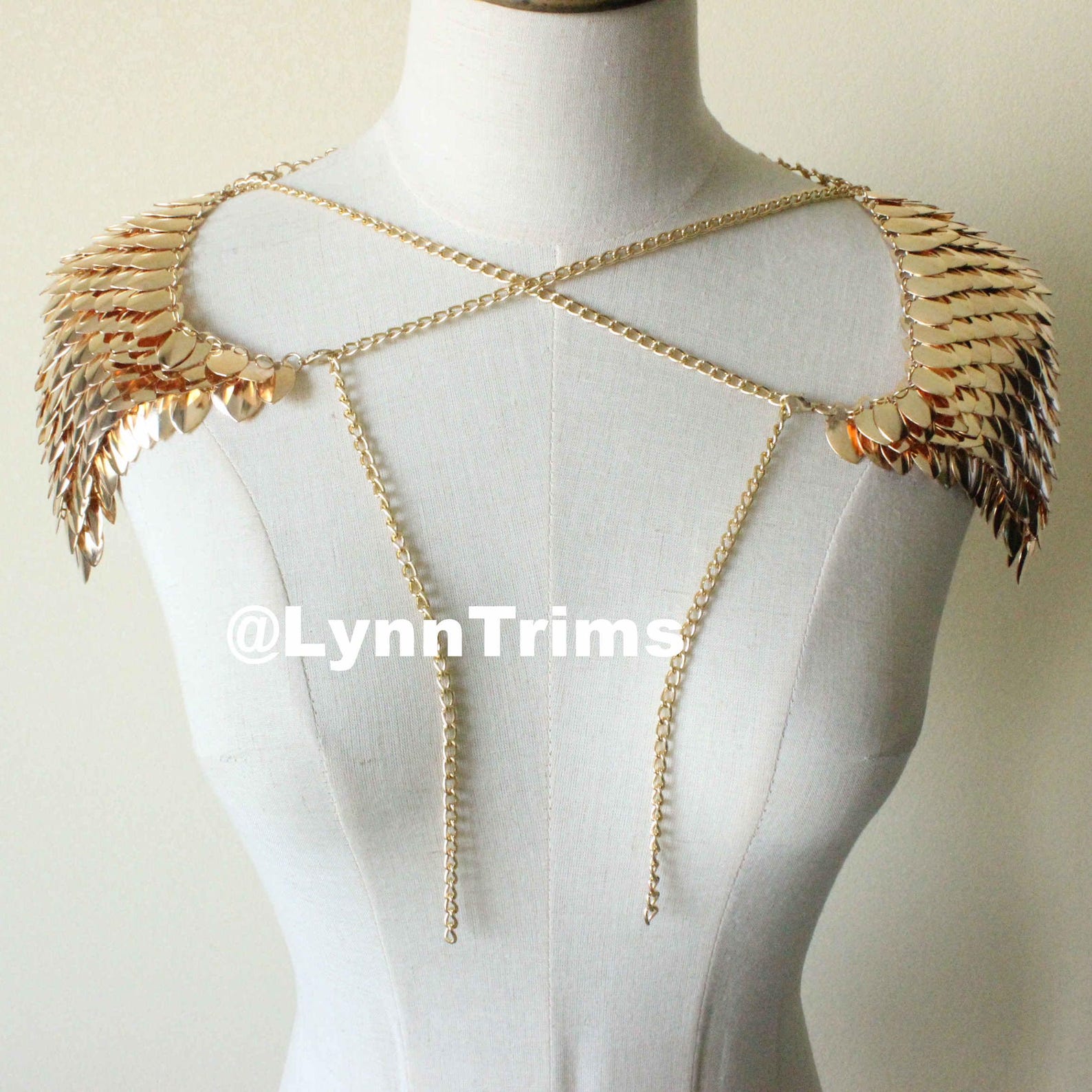 Armor Epaulets in Dragon Scales Knitted Scalemail Harness Shoulder ...