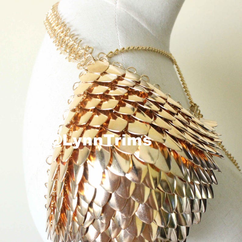 Armor Epaulets in Dragon Scales Knitted Scalemail Harness Shoulder ...