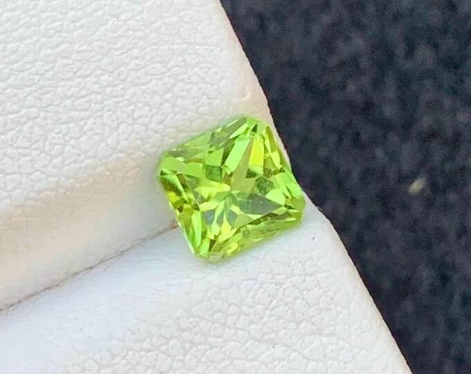 1.33 Ct Natural Peridot – Square Cut | Included Clarity | Green Loose ...