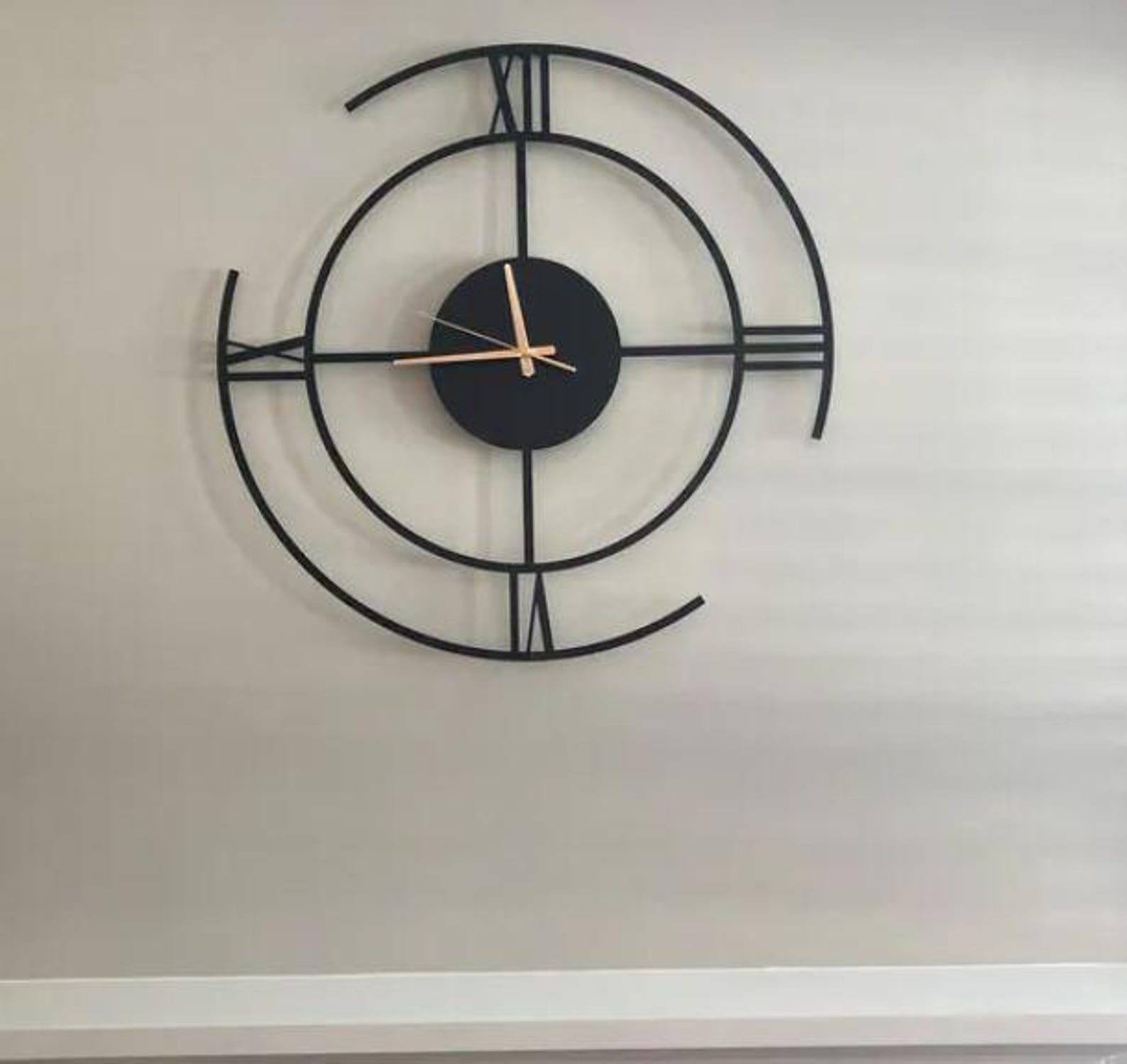 Unique Minimalist Large Metal Wall Clock - Modern Roman Numerals Silent ...