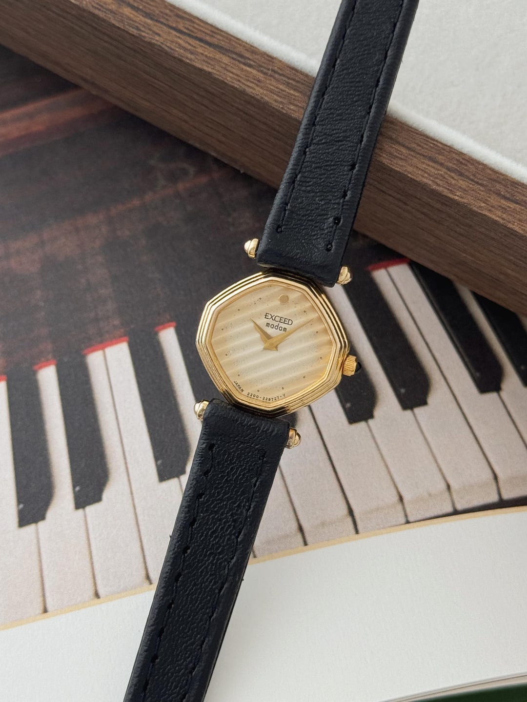 Vintage Citizen Exceed Madam Gold Tone Octagon Case Watch With Leather ...