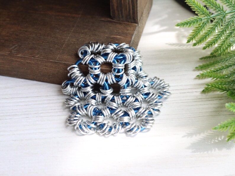 Chainmail Fidget Toy Tutorial - Beginner Japanese Weave Metal Craft ...