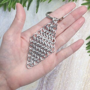 Chainmail Keychain Tutorial | Learn How to Make a Metal Fidget Sheet ...