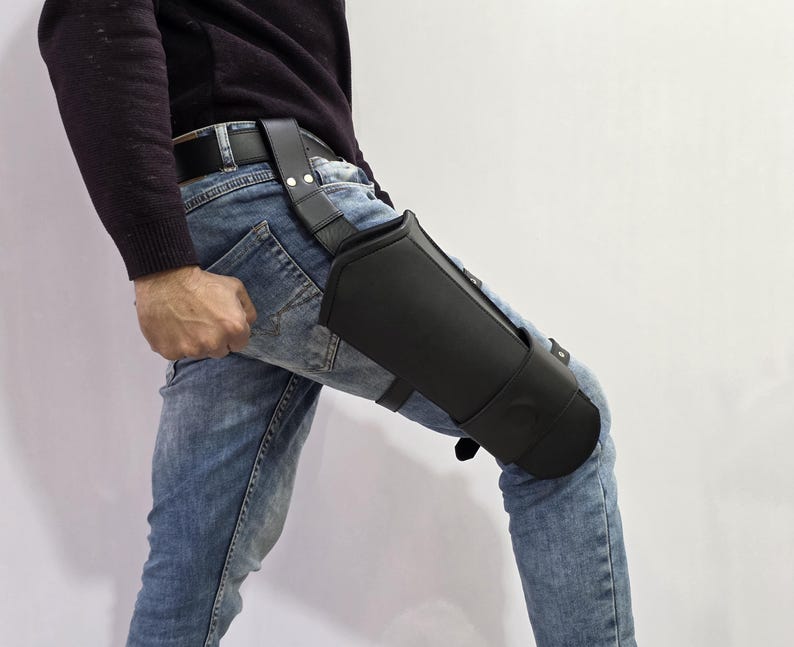 Vash the Stampede Leather Holster: Trigun VEA Stampede Cosplay Prop - Etsy