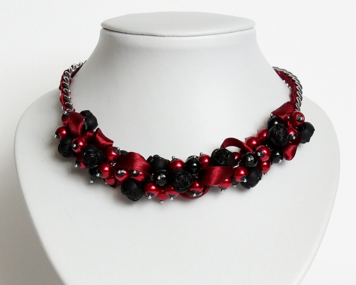 Black Red Rose Cluster Necklace and Earrings - Etsy