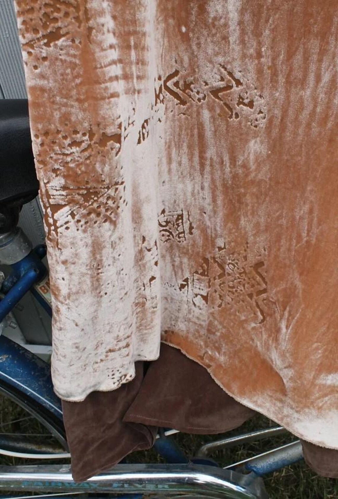 20s Artisan Art Deco 90s Designer Embossed Silk Velvet Flapper Avante ...