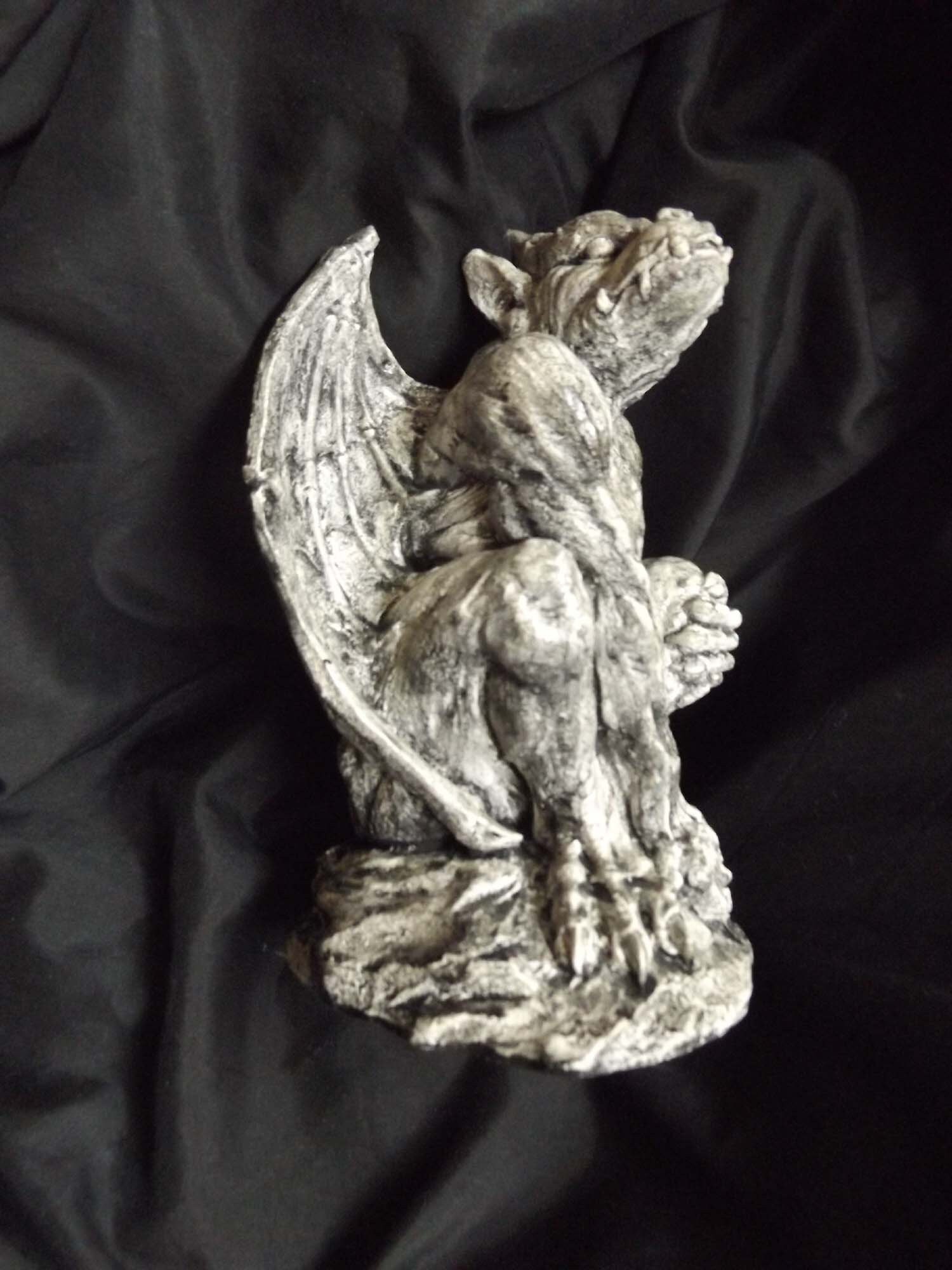Gargoyle Sentry Protector Statue Horned Creature Beast Statuary ...